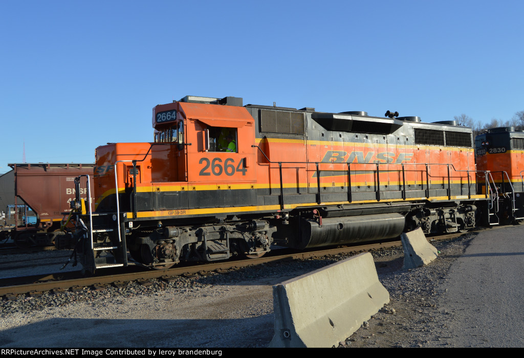 BNSF 2664 at santa fe jct